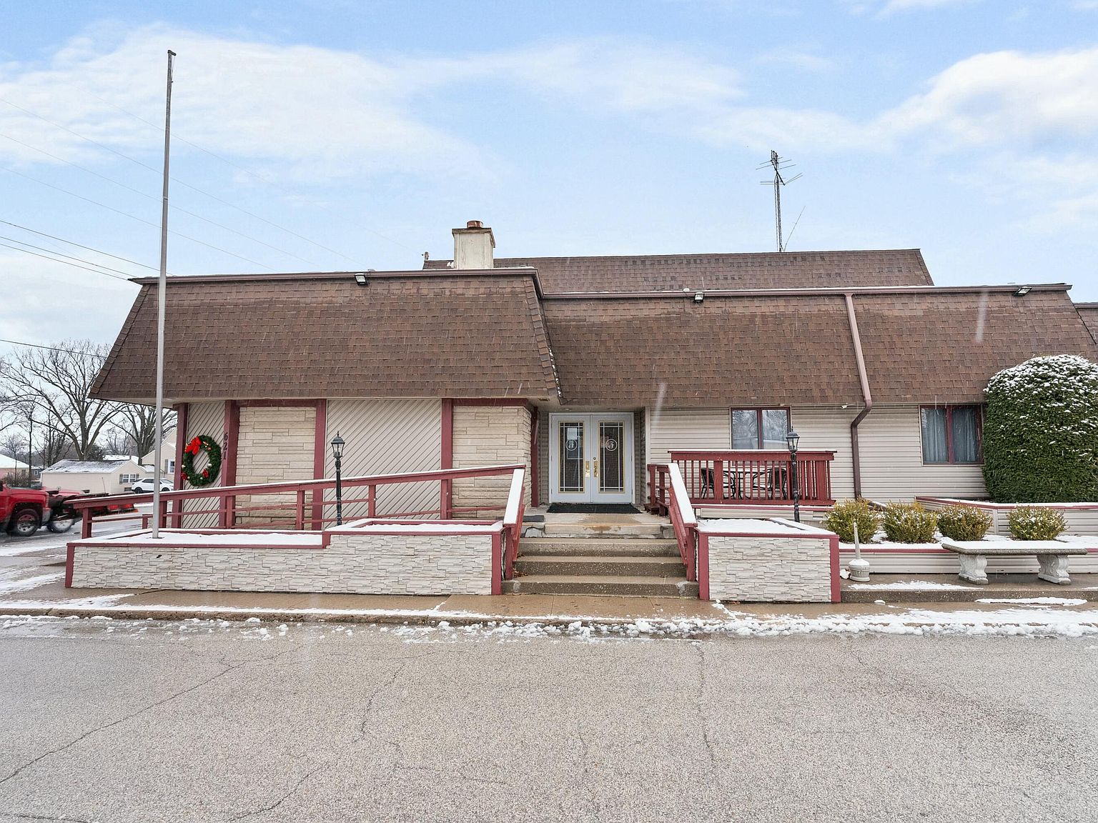 621 S Halleck St, Demotte, IN 46310 | MLS #814307 | Zillow