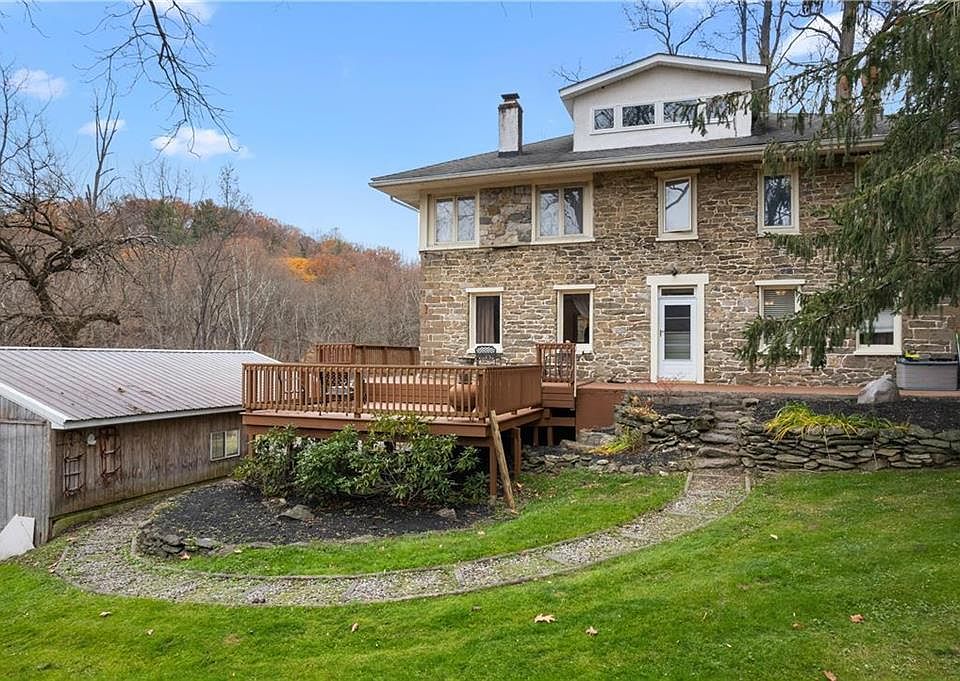977 S Cottonwood Rd, Walnutport, PA 18088 | Zillow