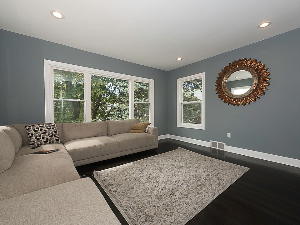 12049 S La Salle St, Chicago, IL 60628 | Zillow