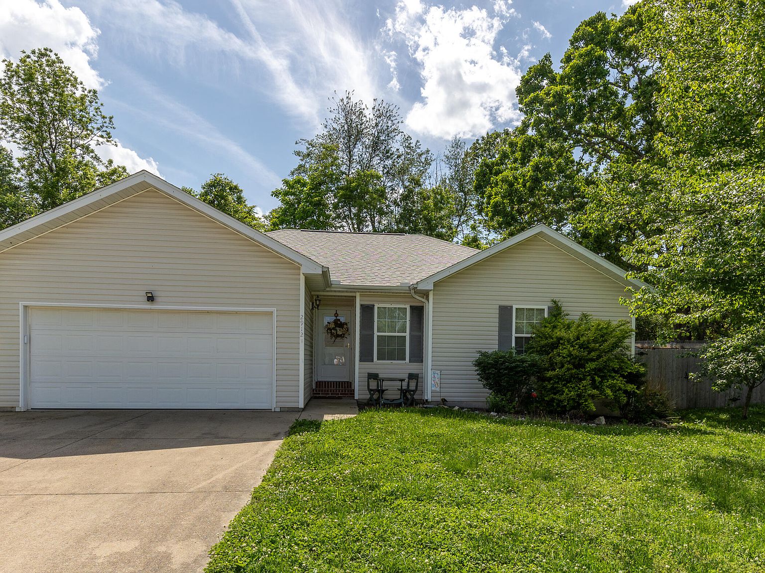 2912 Bridges Avenue, West Plains, MO 65775 | Zillow