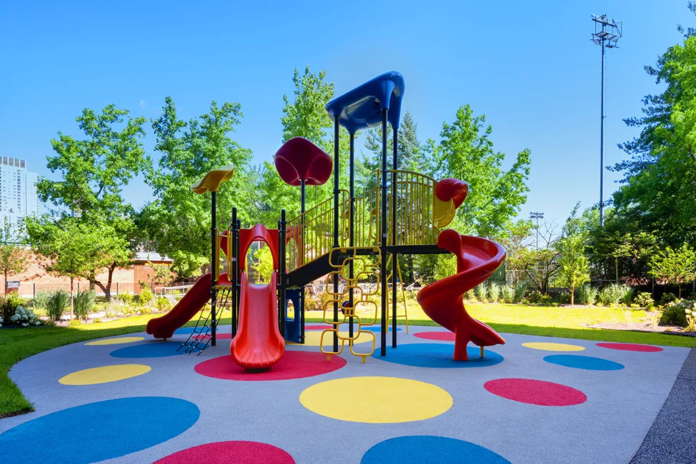 Manhattan Park at 10 River Road in Roosevelt Island : Sales, Rentals ...