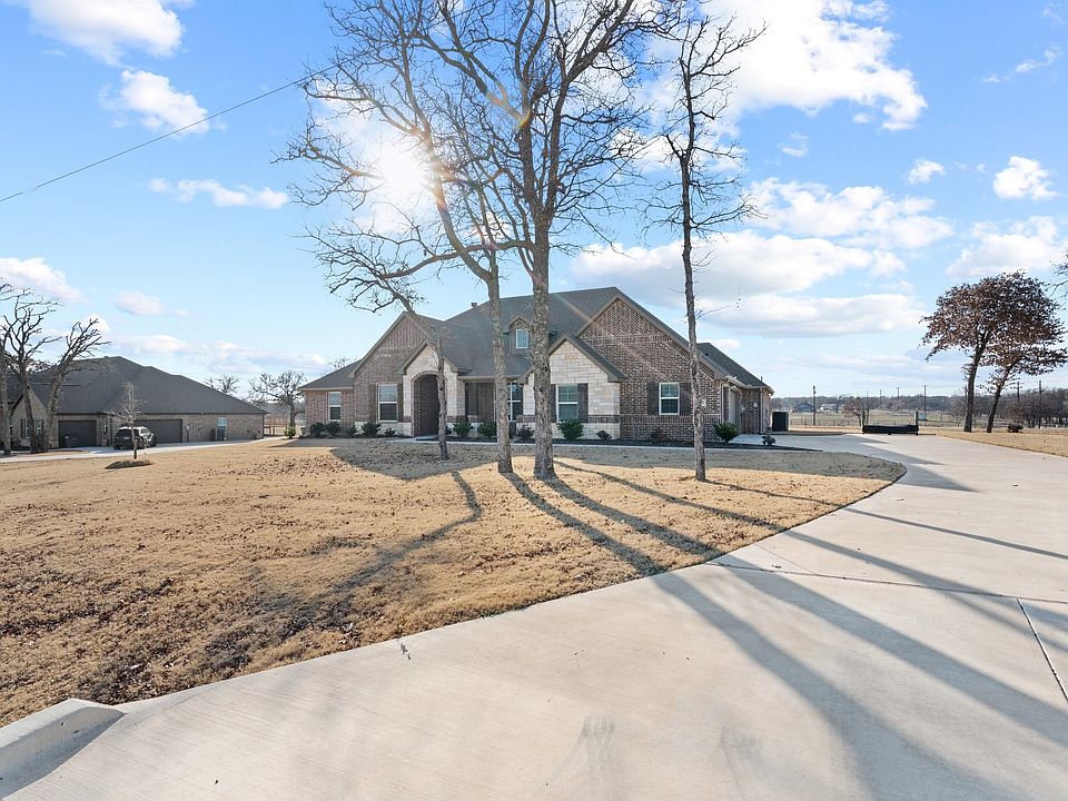 413 Zonaverde Ct, Poolville, TX 76487 | Zillow