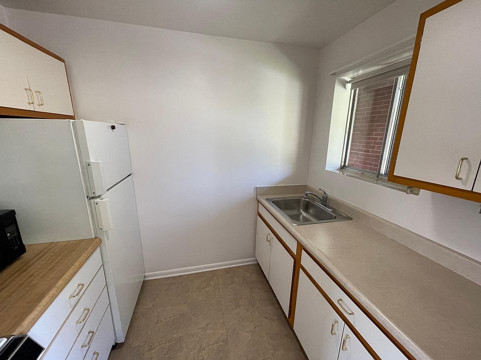 140 W Douglas Ave #2C, Naperville, IL 60540 | Zillow