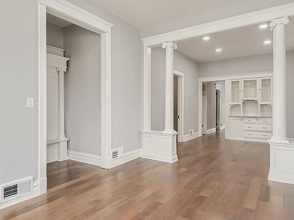 3752 W Cermak Rd, Chicago, IL 60623 | MLS #11483741 | Zillow