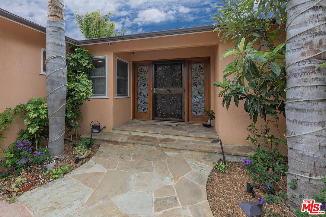 1453 Allenford Ave, Los Angeles, CA 90049 | Zillow