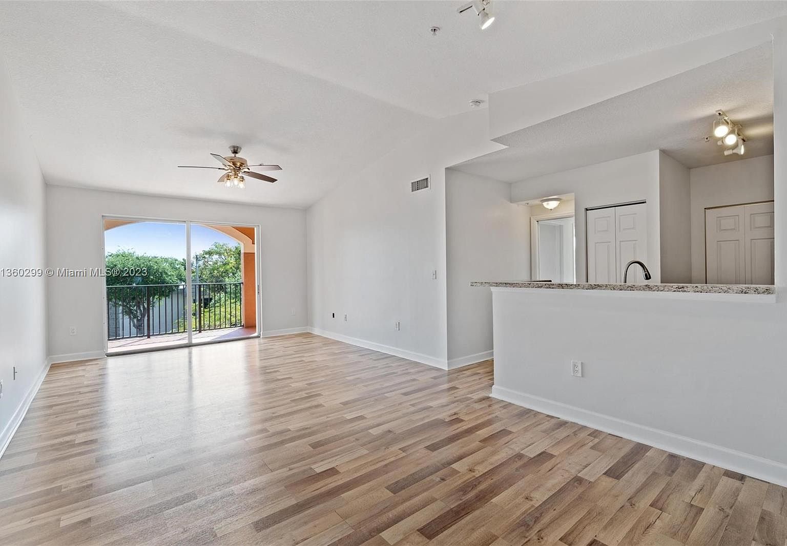 6841 SW 44th St APT 302, Miami, FL 33155 | Zillow