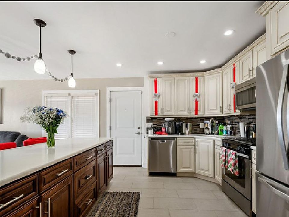 4852 Mulford St #1 & 2, Skokie, IL 60077 | Zillow