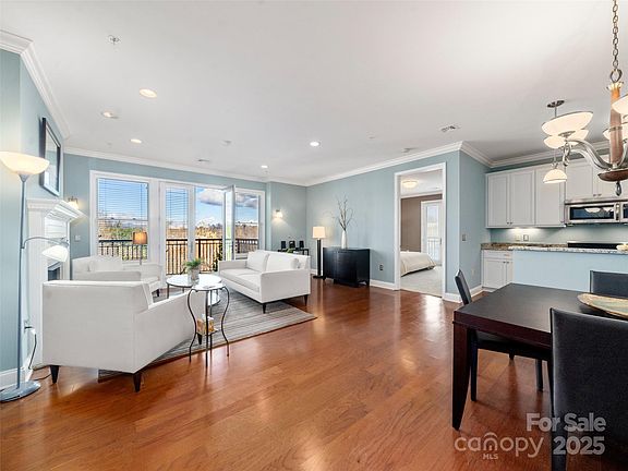 350 E Allen St UNIT 302, Hendersonville, NC 28792 | Zillow