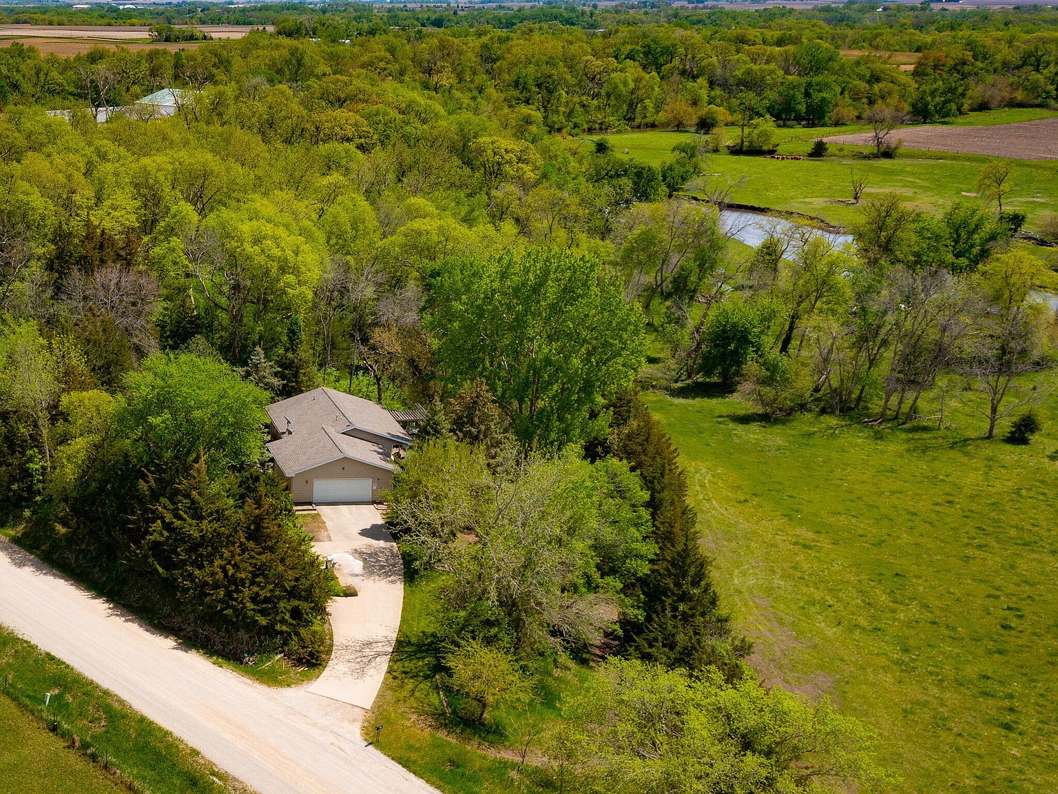 414 335th St, Perry, IA 50220 | Zillow