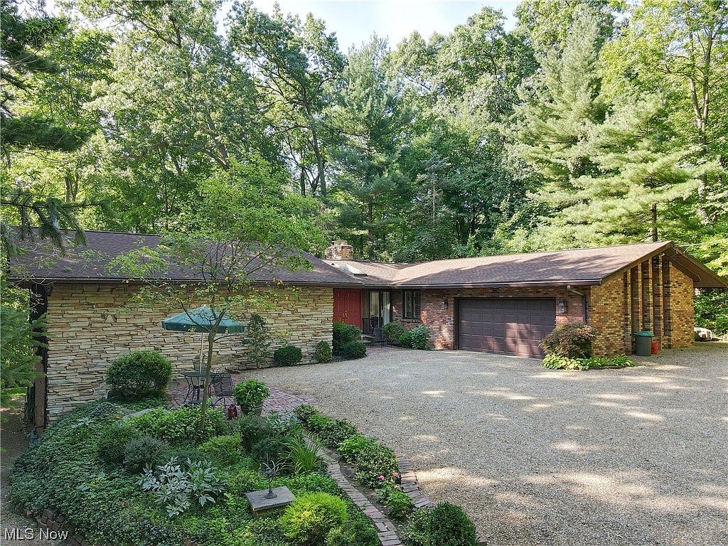 200 Rutledge Dr, Akron, OH 44319 | Zillow