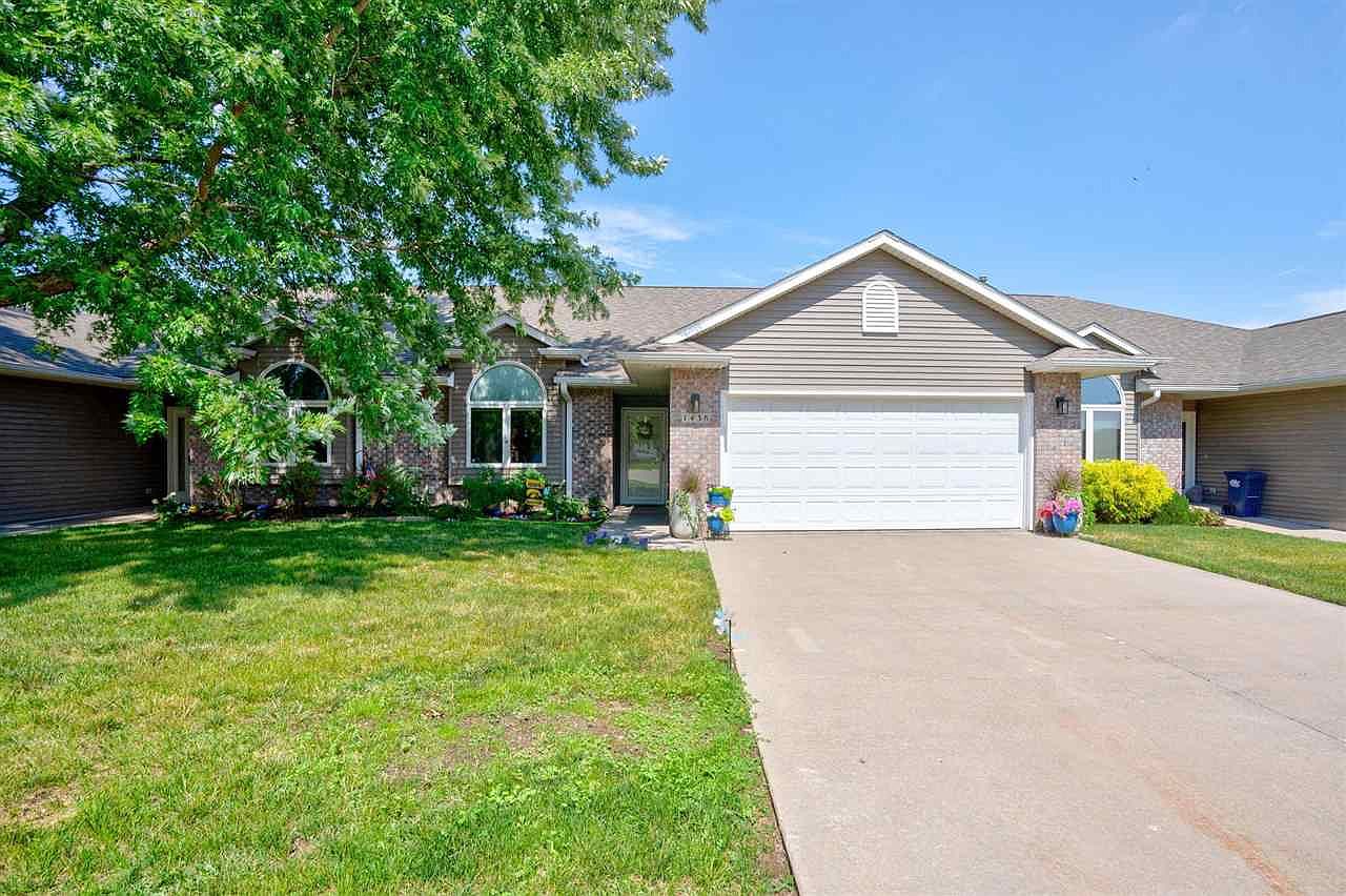 1438 Compton Pl, Iowa City, IA 52240 | Zillow