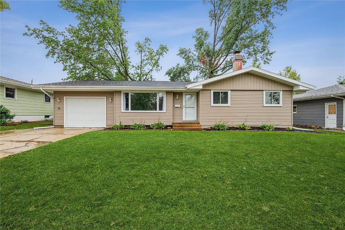 2455 26th Ave, Marion, IA 52302 | Zillow