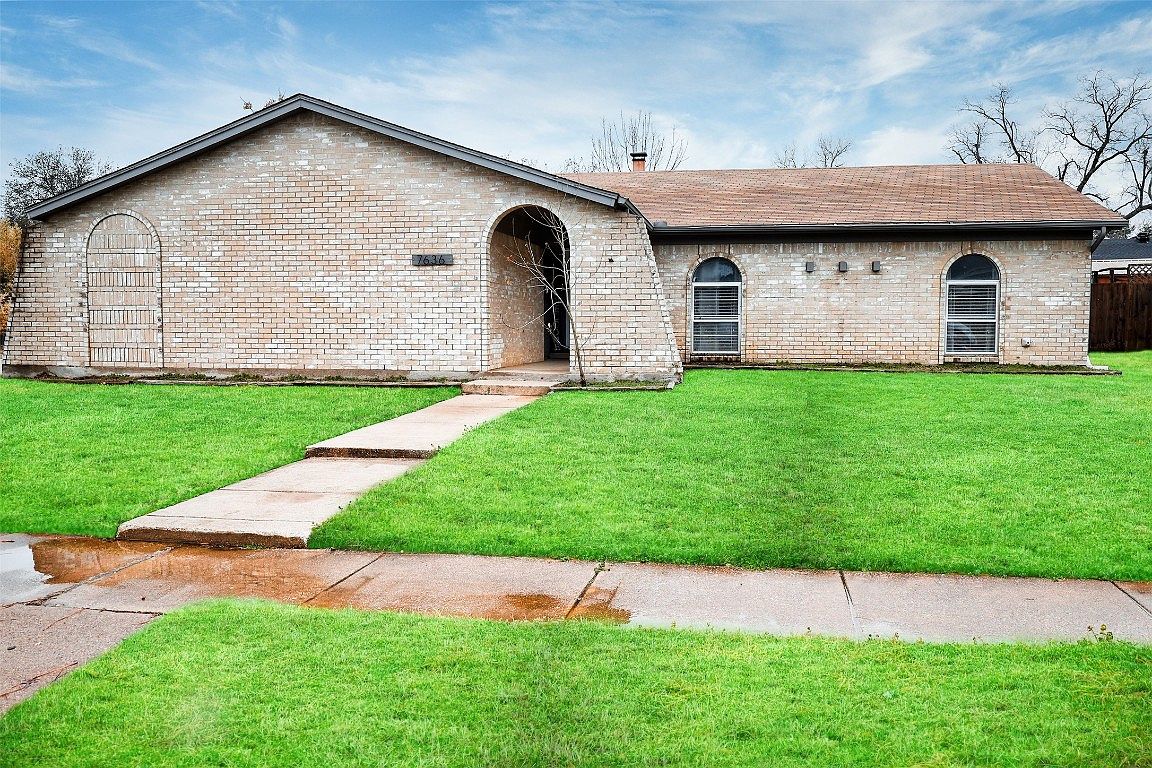7636 Castillo Rd, Fort Worth, TX 76112 | Zillow