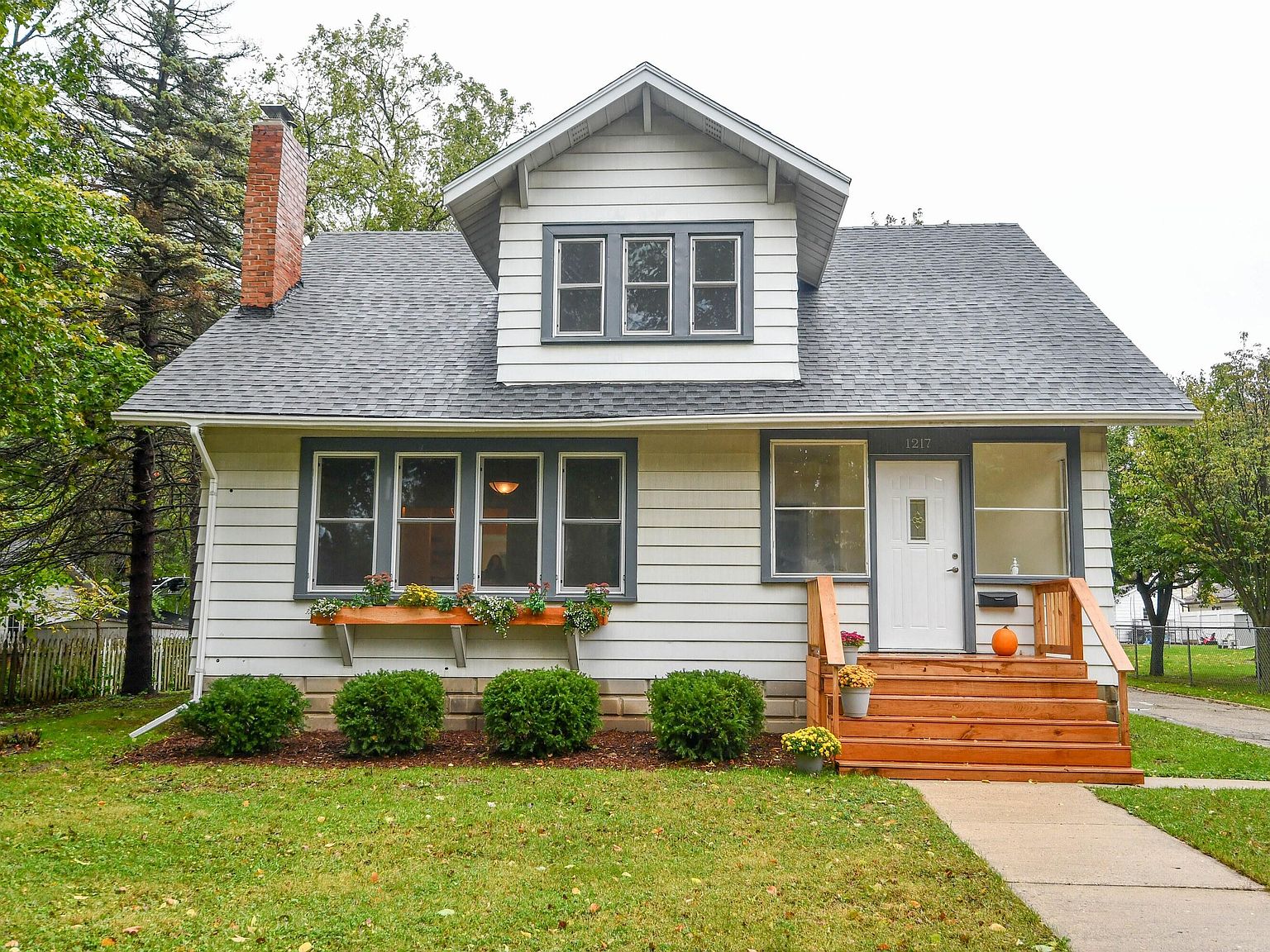 1217 Racine St, Delavan, WI 53115 | Zillow