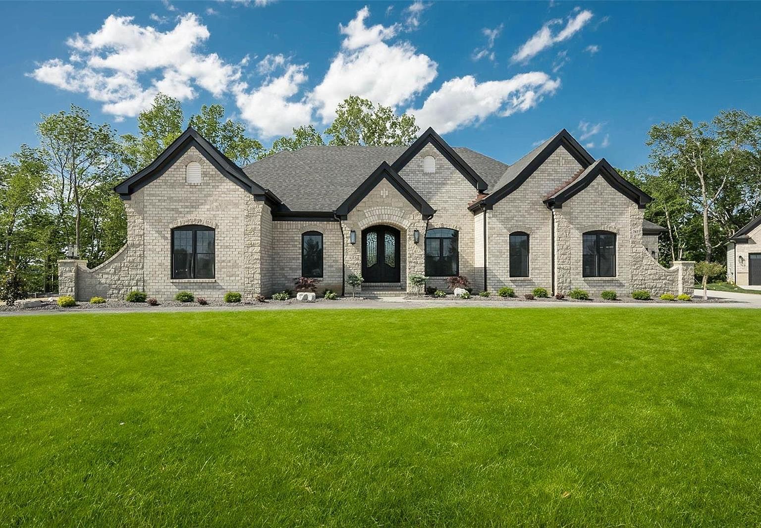 747 Uc Silver Buck Ln, Chesterfield, MO 63005 | Zillow