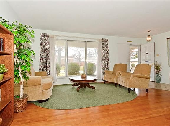 4624 Valmeyer Dr, Saint Louis, MO 63128 | Zillow