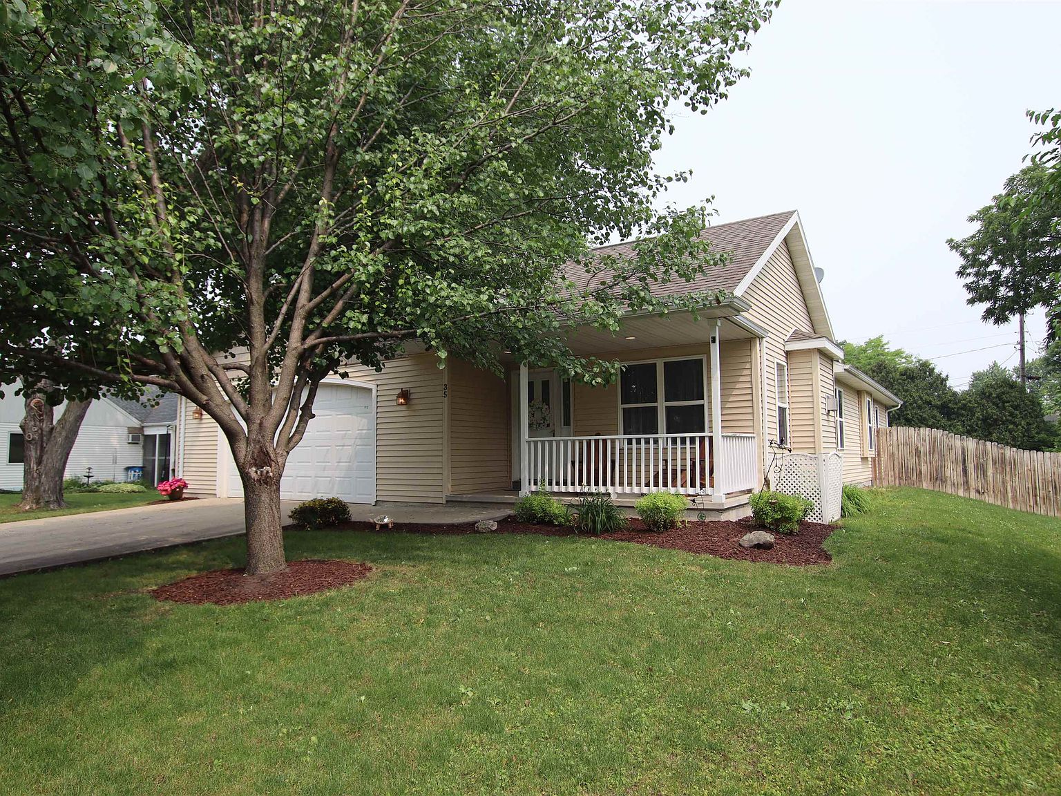 35 Maria Ln, Fond Du Lac, WI 54935 | Zillow