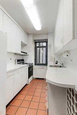 160 East 65th Street #3D in Lenox Hill, Manhattan | StreetEasy