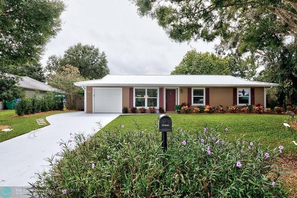 813 Floridand Ave, Sebastian, FL 32958 | MLS #F10408572 | Zillow
