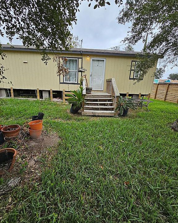 105A Rattlesnake Point Rd, Rockport, TX 78382 | Zillow