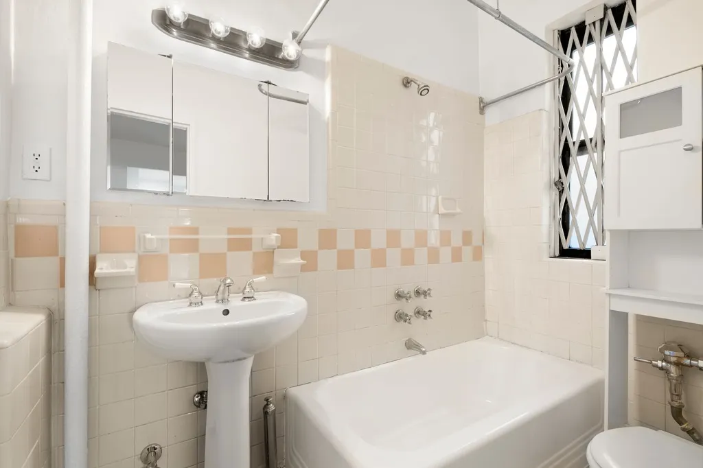 102 West 80th Street #81 in Upper West Side, Manhattan | StreetEasy