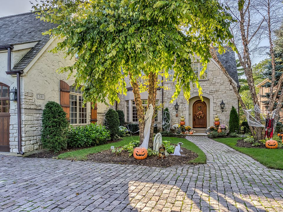 701 Edgemont Ln, Park Ridge, IL 60068 | Zillow