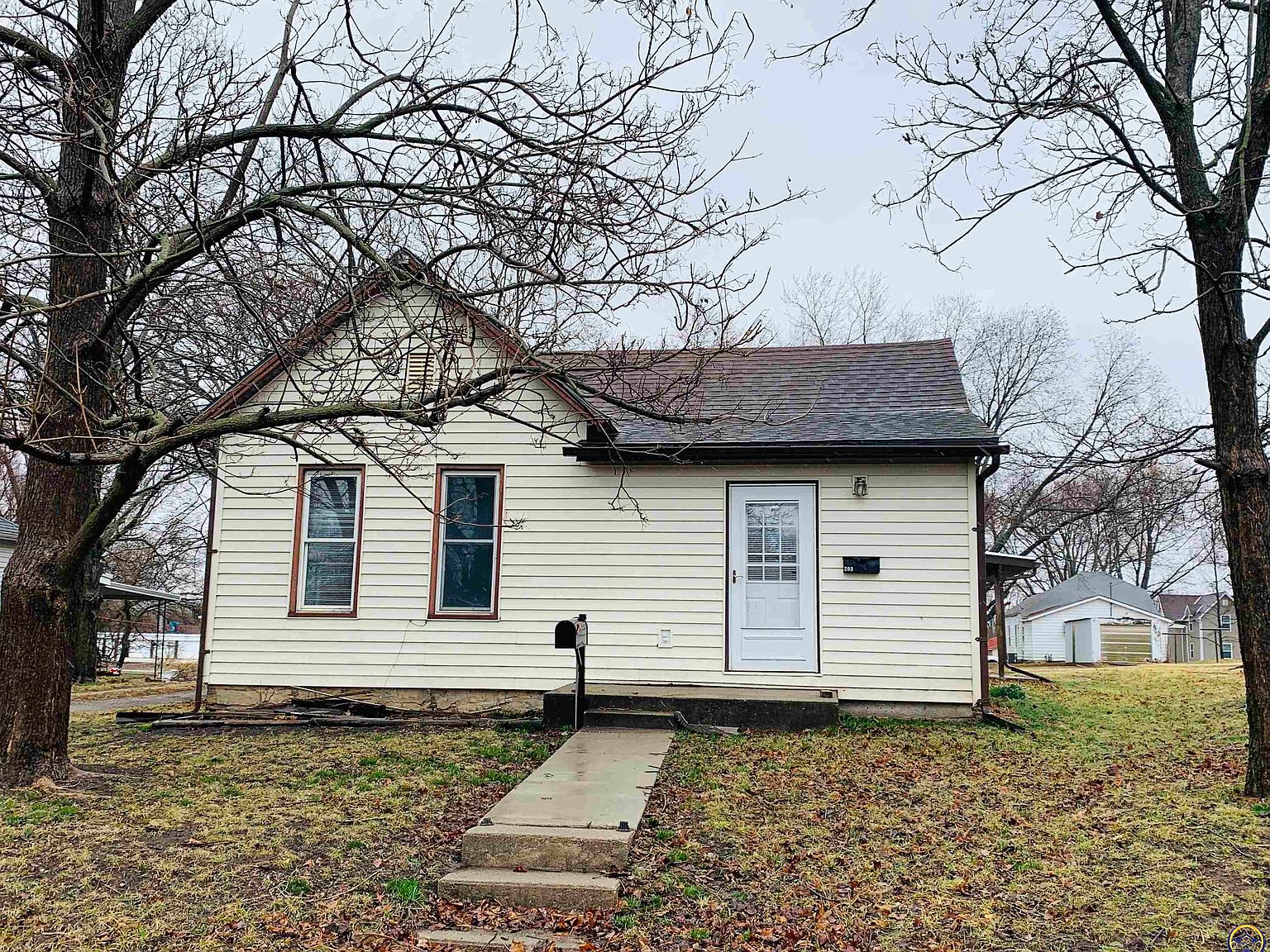 203 Walnut St, Valley Falls, KS 66088 | Zillow