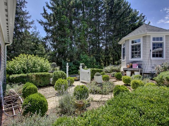 2272 Redding Rd, Fairfield, CT 06824 | Zillow