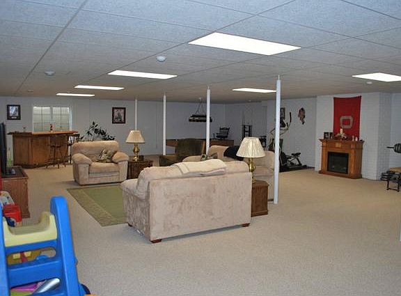 1224 Lillian Ln, Wauseon, OH 43567 | Zillow