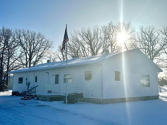 318 7th St N, Greenbush, MN 56726 | Zillow