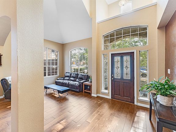5704 Windmere Ln, Haltom City, TX 76137 | MLS #20383521 | Zillow