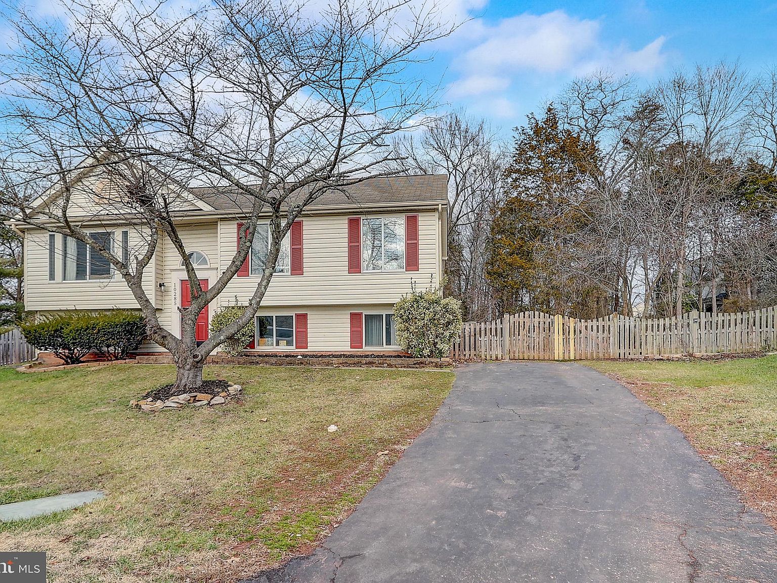 10285 Long Hill Ct, Manassas, VA 20110 | Zillow
