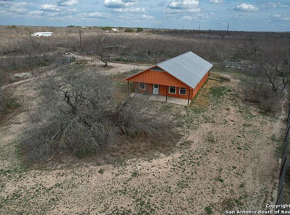 6425 W US Highway 90, Uvalde, TX 78801 | MLS #1750881 | Zillow