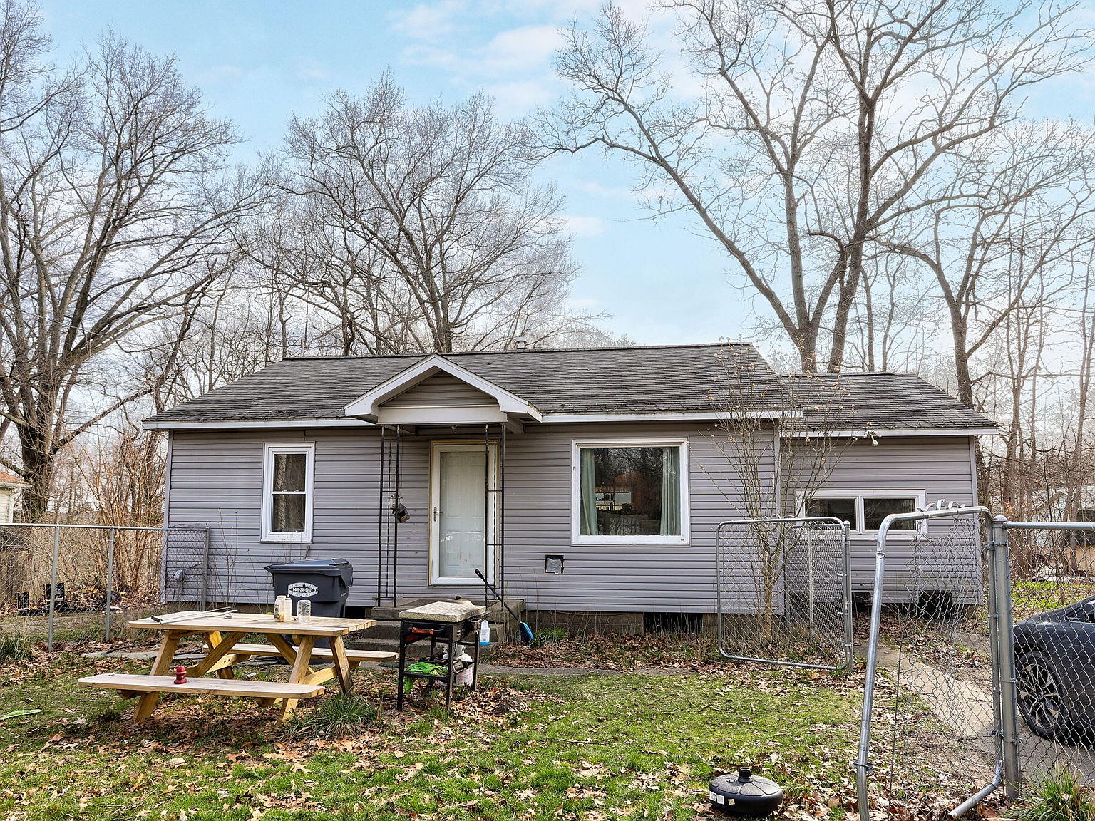 907 55th St, Pullman, MI 49450 | Zillow