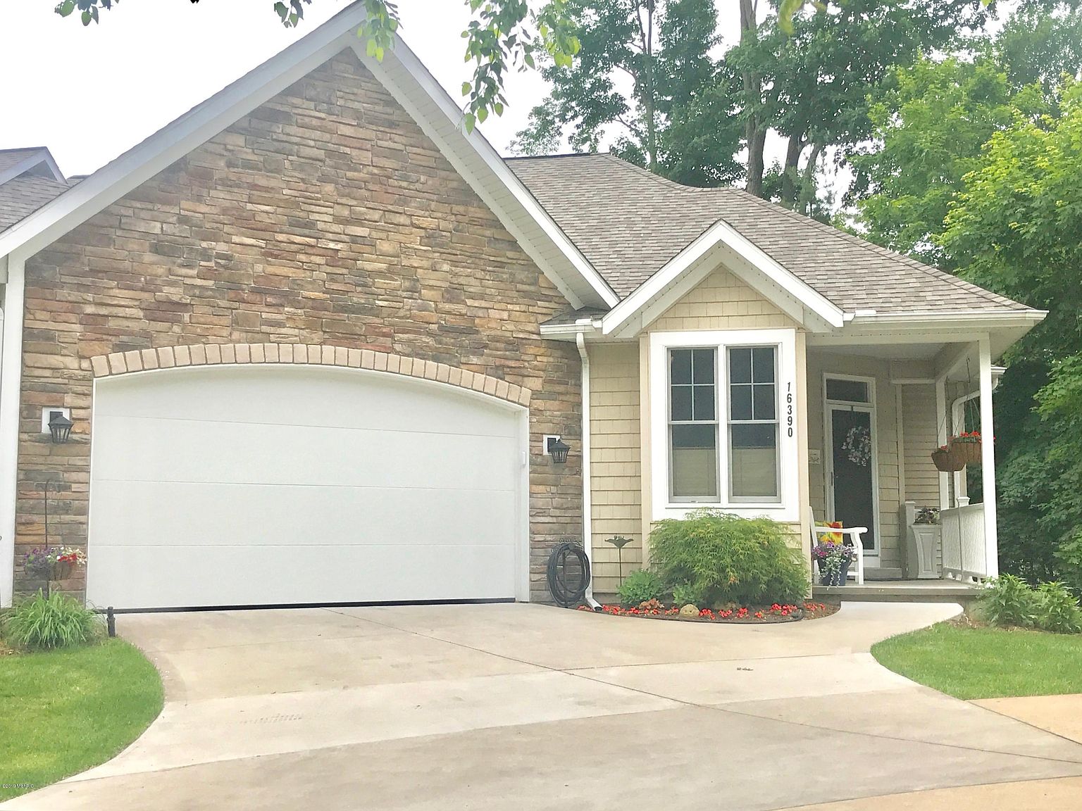16390 Springvale Ct, Spring Lake, MI 49456 | Zillow