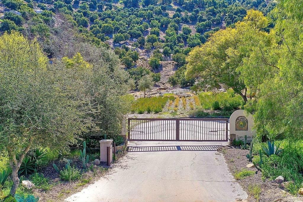 8 Camino Del Rey, Bonsall, CA 92003 | Zillow
