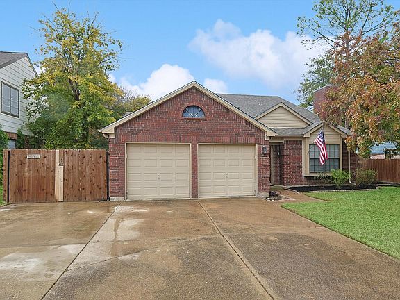 1227 Eaton Ln, Grapevine, TX 76051 | MLS #20789060 | Zillow