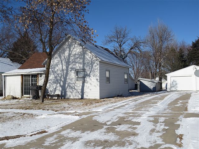 504 Ce Thompson Ave, Wolbach, NE 68882 | Zillow
