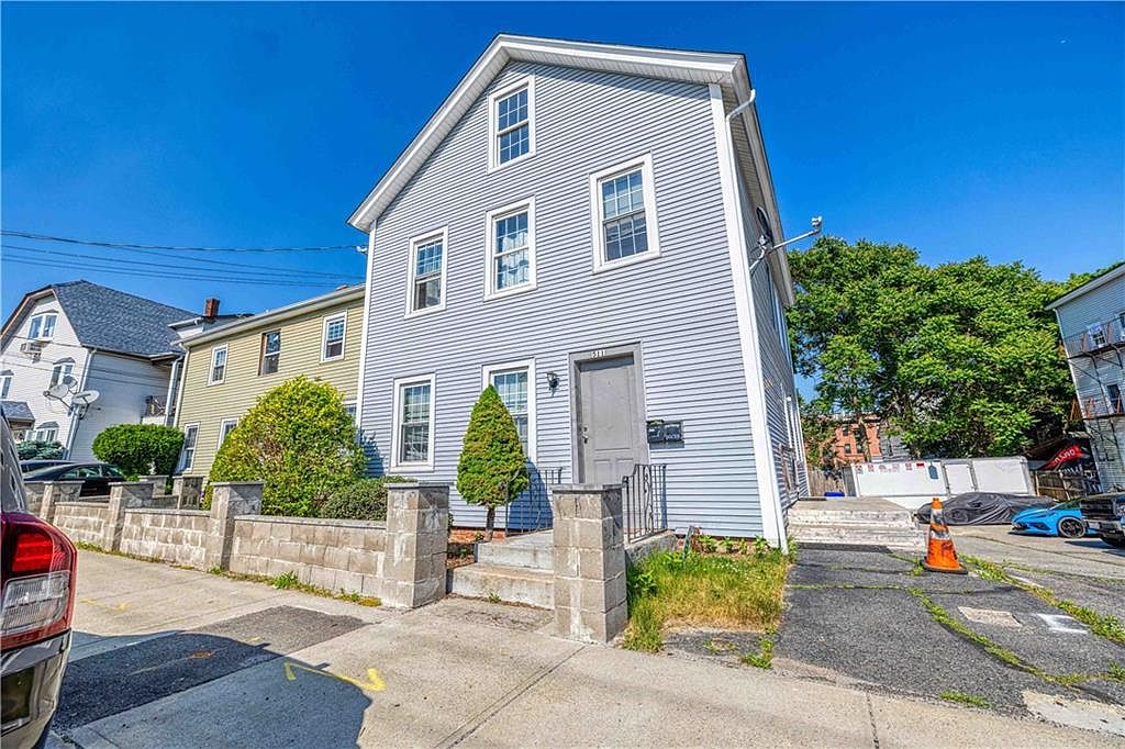 511 High St, Central Falls, RI 02863 | MLS #1365515 | Zillow