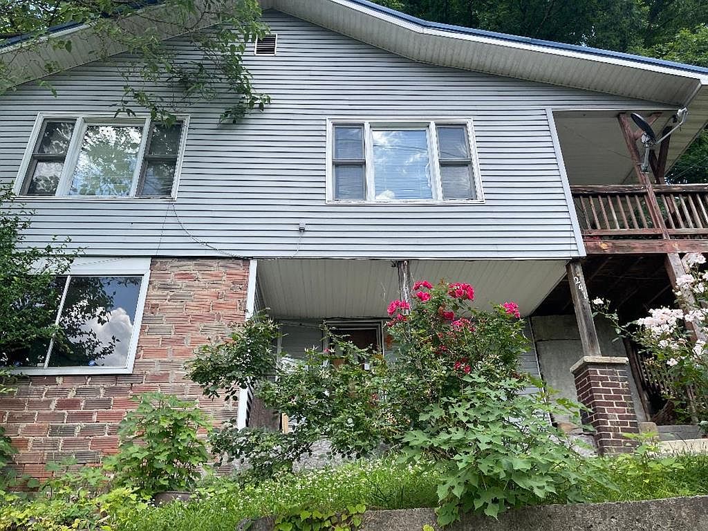 241 Combs St, Hazard, KY 41701 | MLS #122478 | Zillow