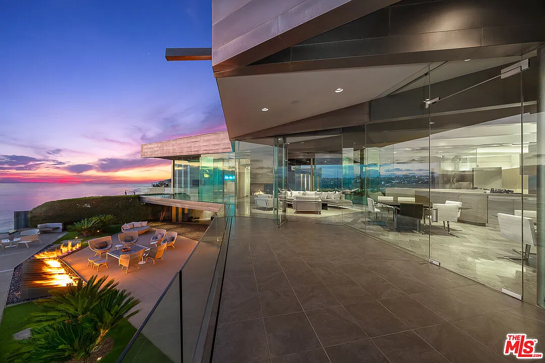 $19.99M Wallace E. Cunningham-Designed "Crescent House" For Sale in ...
