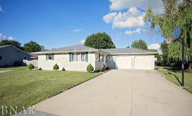 811 N Kickapoo Rd, Heyworth, IL 61745 | Zillow