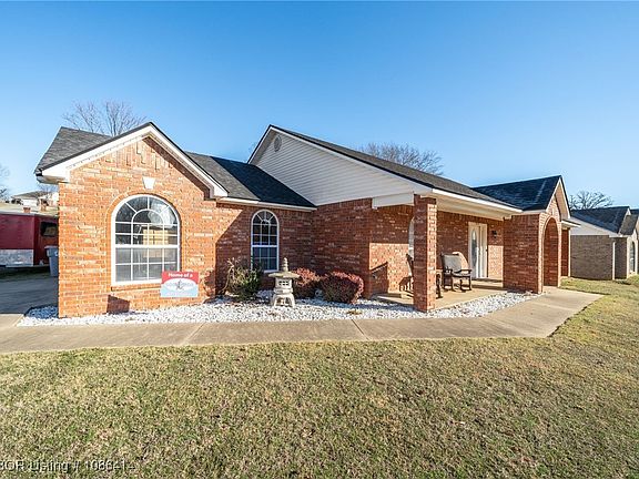 1012 J St, Barling, AR 72923 | Zillow