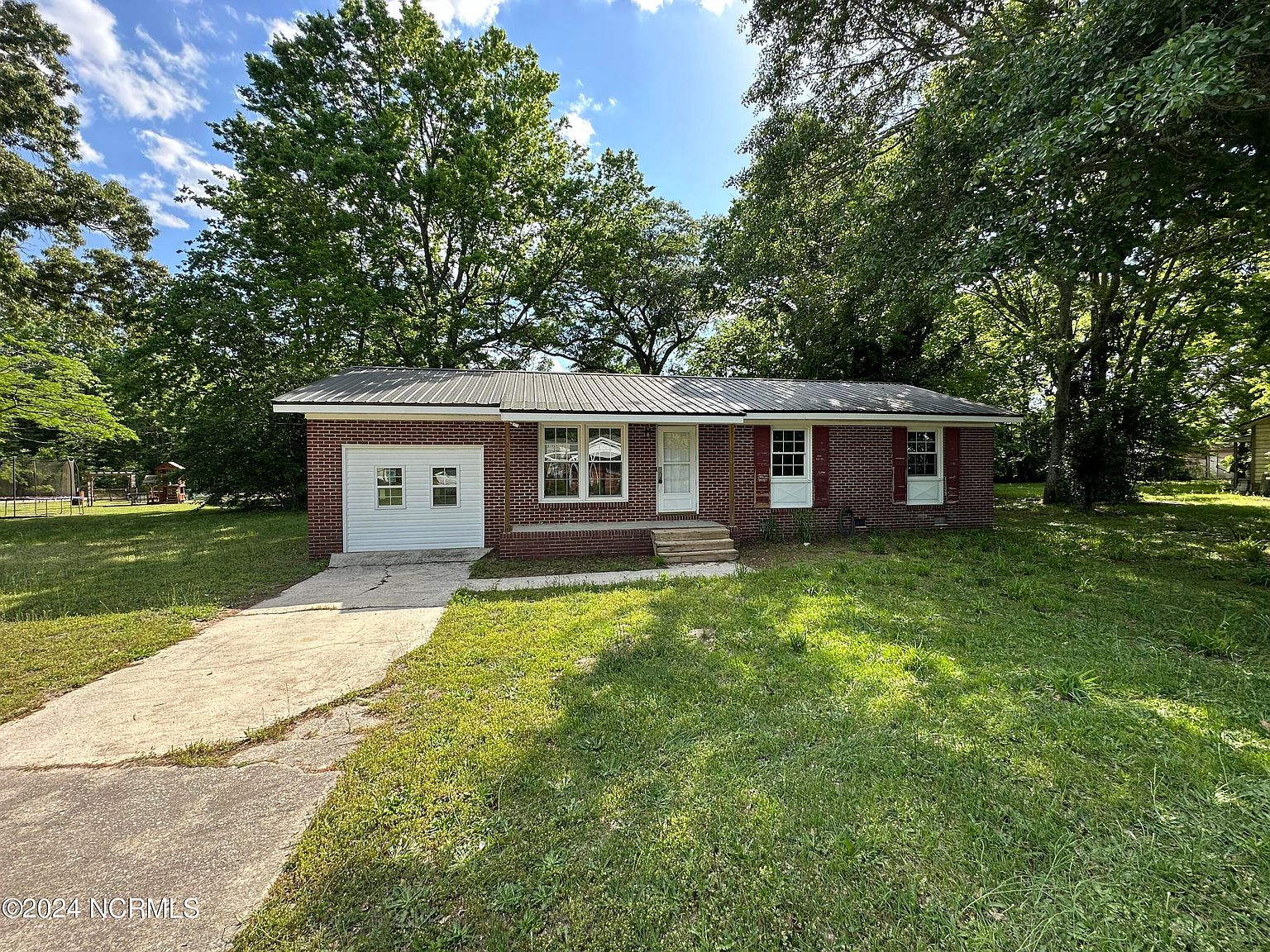 208 Melroy Street, Mccoll, SC 29570 | Zillow