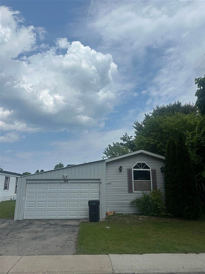 6685 N M66, Charlevoix, MI 49720 | Zillow