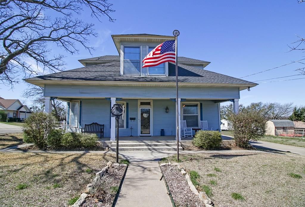 1406 S Trinity St, Decatur, TX 76234 | Zillow