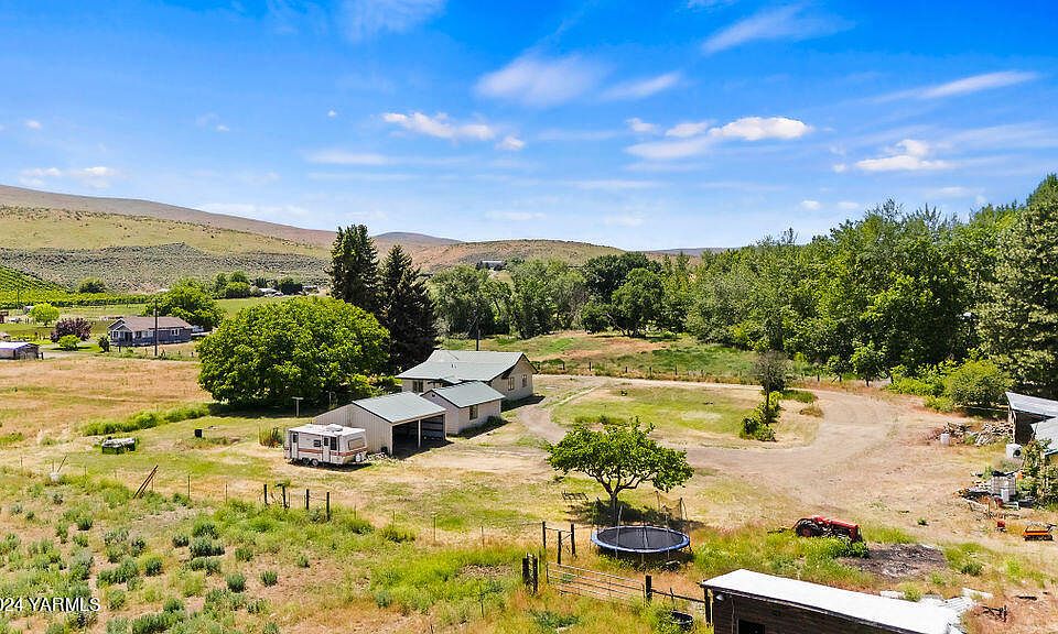 1024 Cowiche Mill Rd, Cowiche, WA 98923 | Zillow