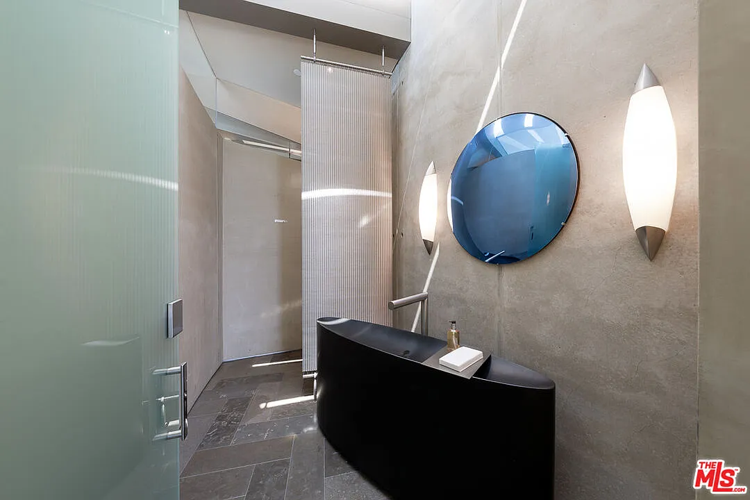 $19.99M Wallace E. Cunningham-Designed "Crescent House" For Sale in ...