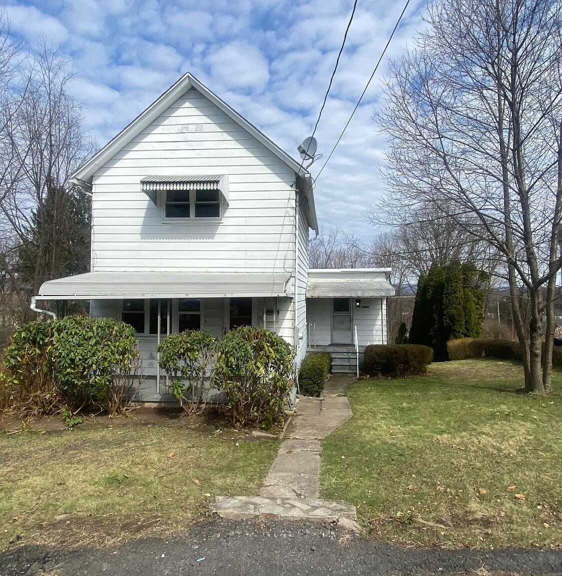 1043 Ash St, Moosic, PA 18507 | Zillow