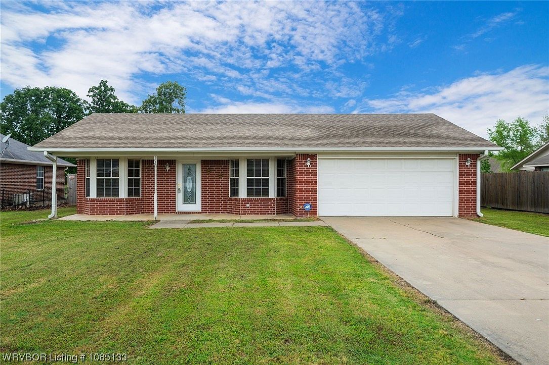 106 Commanche Loop, Roland, OK 74954 | Zillow